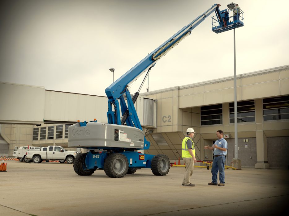 What Aerial Lift is Right for You? | Carolina Cat